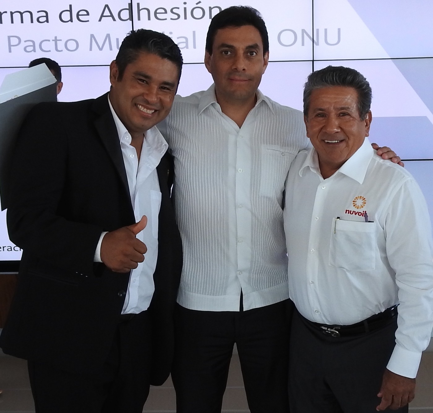 Mariano Hernandez Palmeros - Firma pacto | Nuvoil México